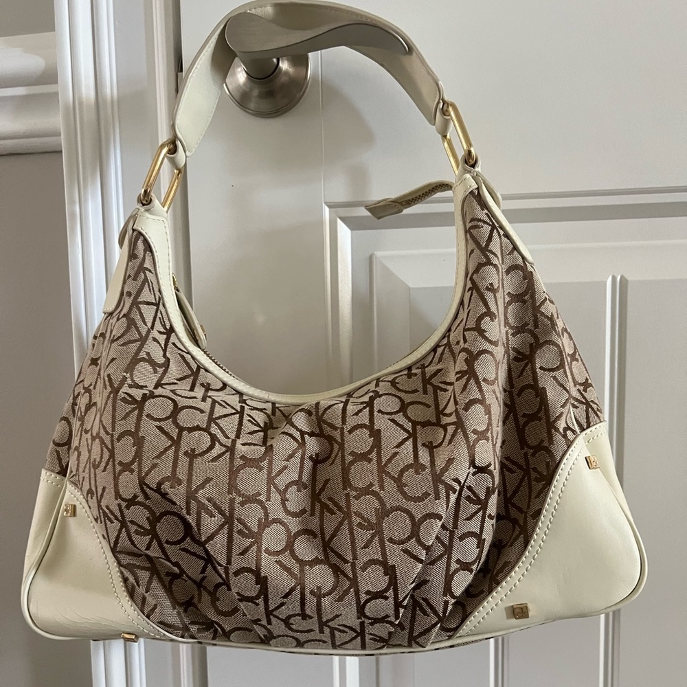 Calvin Klein Signature Canvass (Monogram) Hobo/Should… - Gem